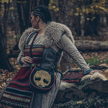 Medieval LARP Shop & Handcrafted Leather Custom Creations Workshop ...